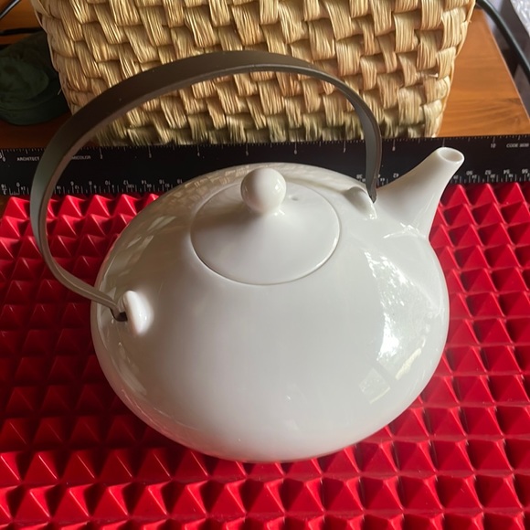 Dining | White Modern Teapot | Poshmark